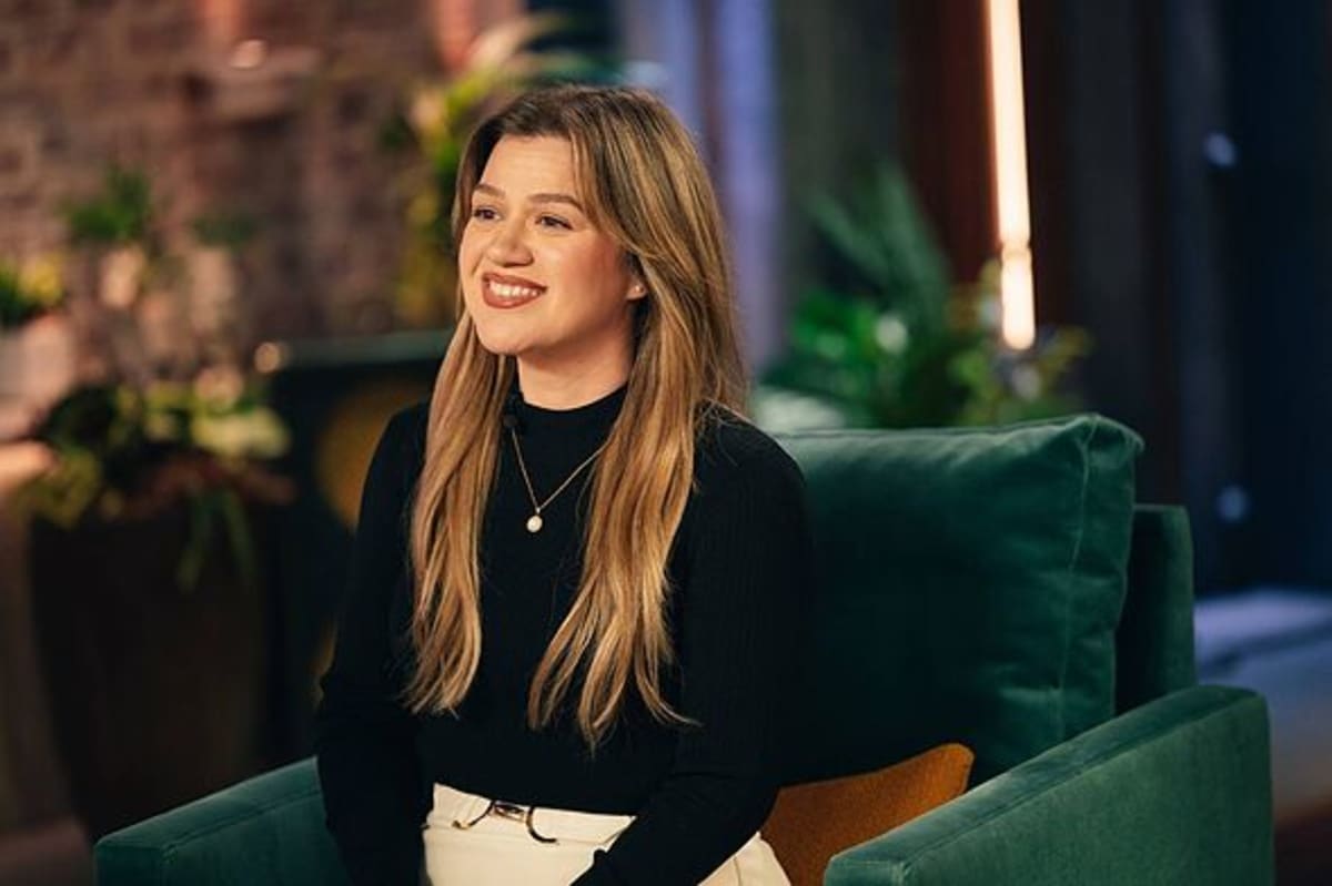 Kelly Clarkson Brooklyn store controversy as footage released and ...